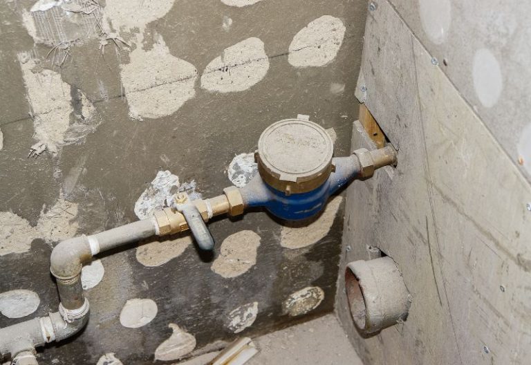 Nettoyer efficacement la canalisation de votre évier : Nos Astuces